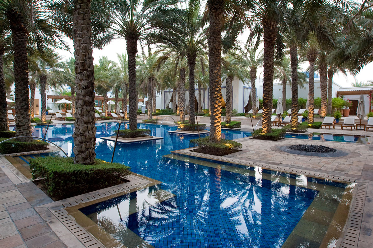 About Us - Desert Leisure - No.1 & Best Swimming Pool Contractor in UAE